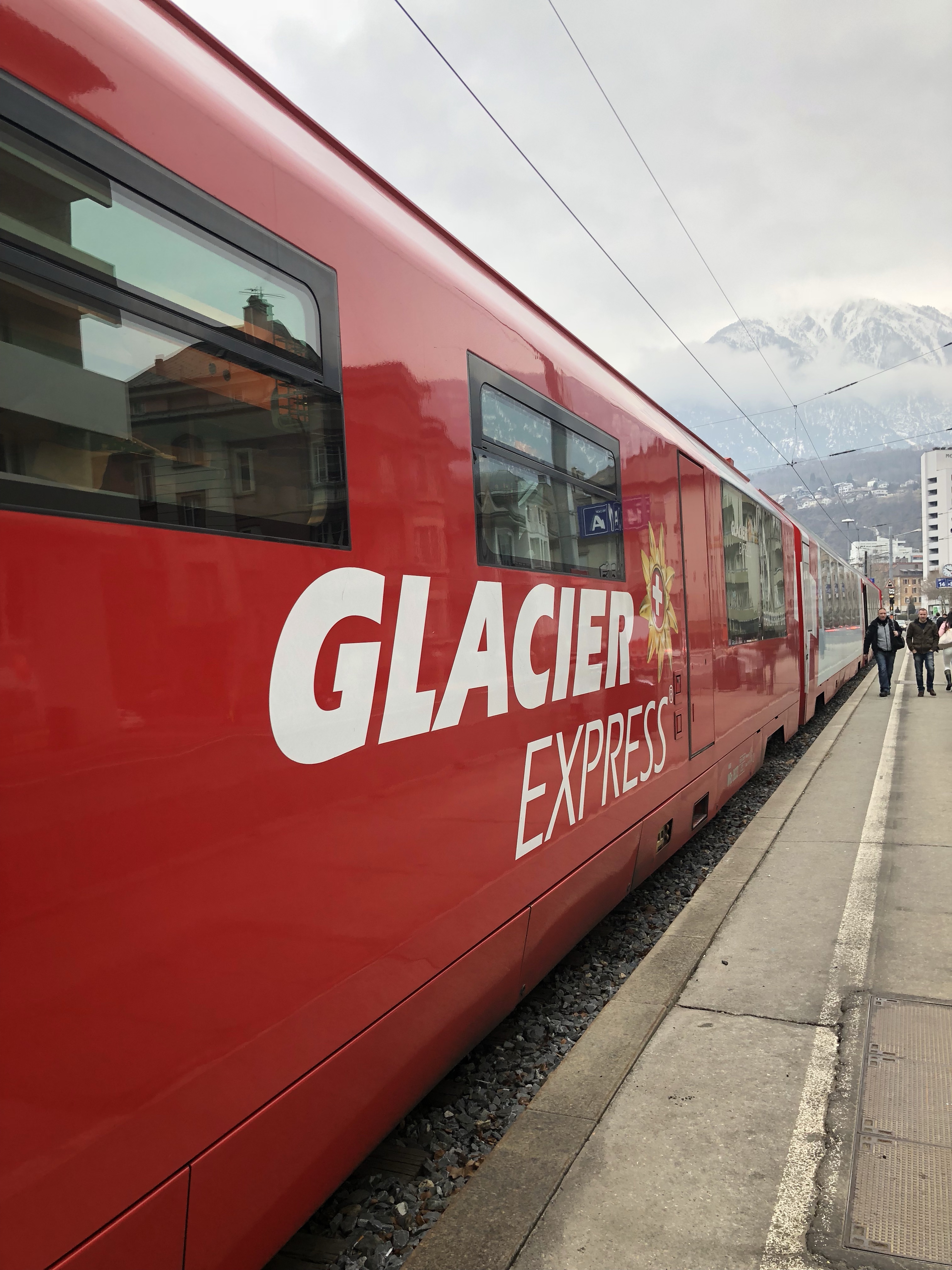 A Journey with the Famous Glacier Express – The Unique Traveler Guide